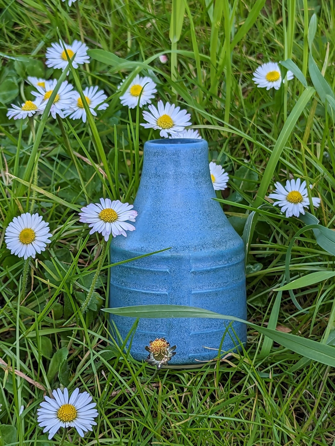 Beautiful Guggenheim Pottery Vase Gradient Blues With Squared Accents ...