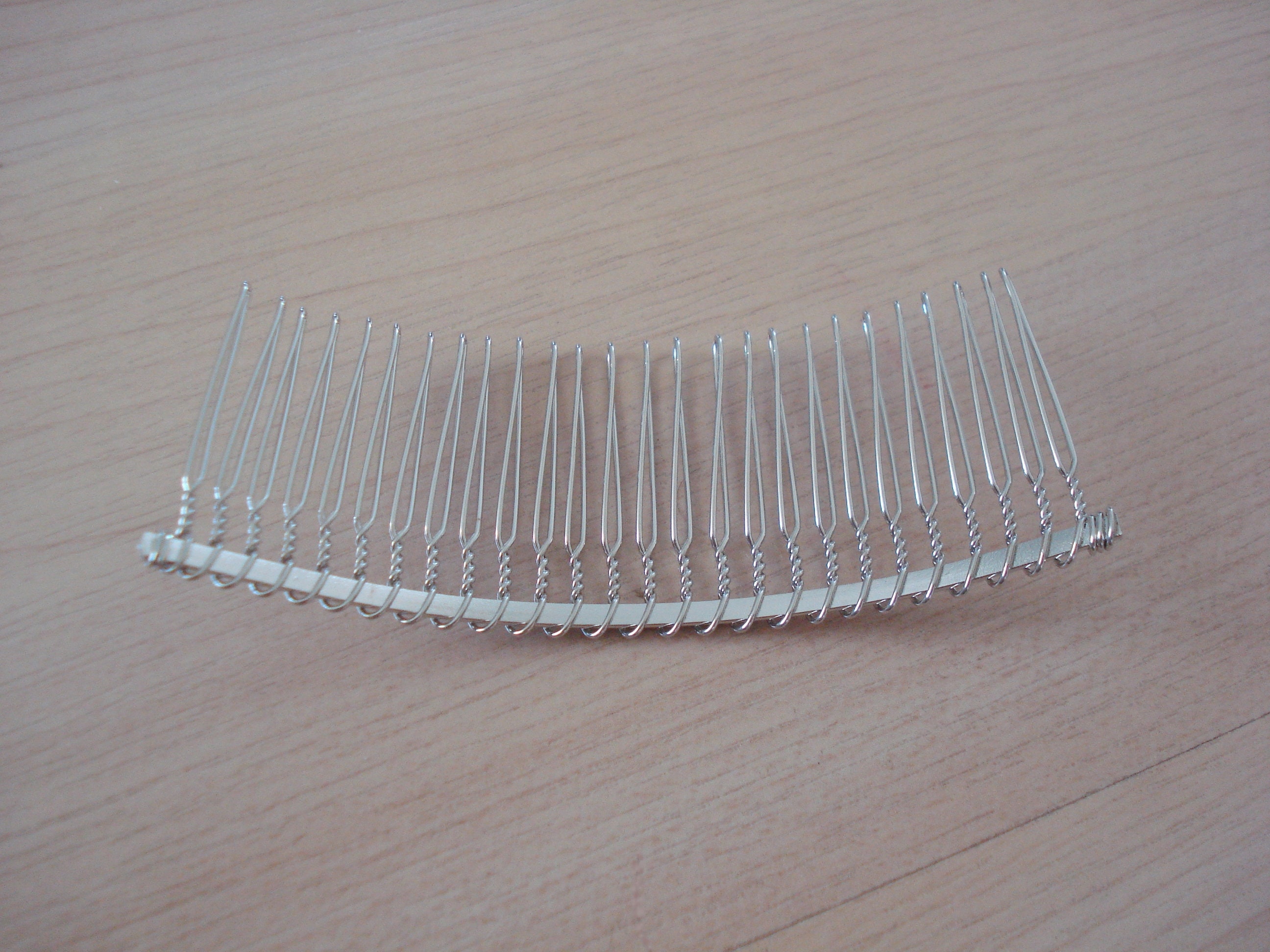 26 Teeth 4 Inches Wide High Quality Silver Tone Wire Comb Hair Comb ...