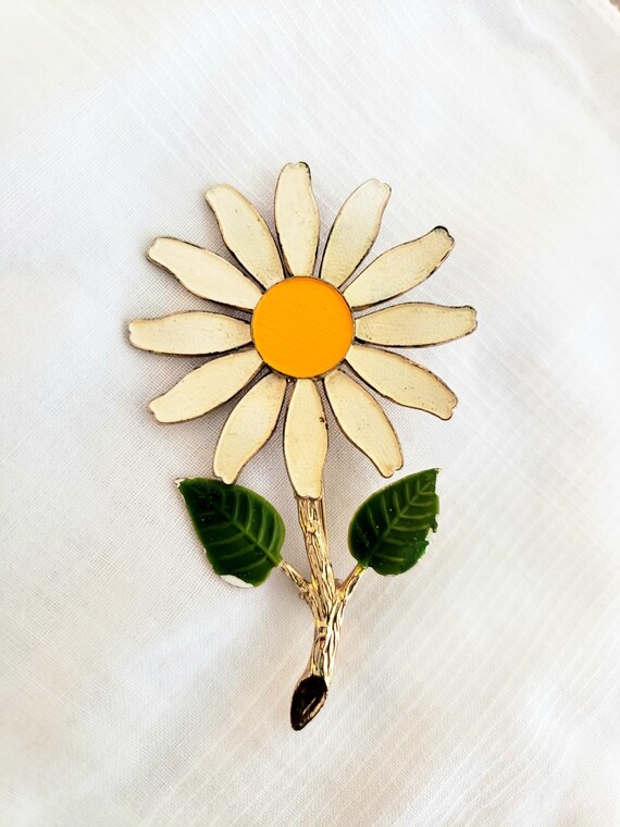 Vintage Daisy Brooch, White Daisy Pin - Gem
