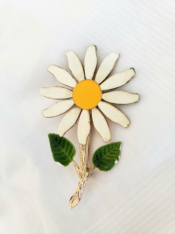 Vintage Daisy Brooch, White Daisy Pin - Gem