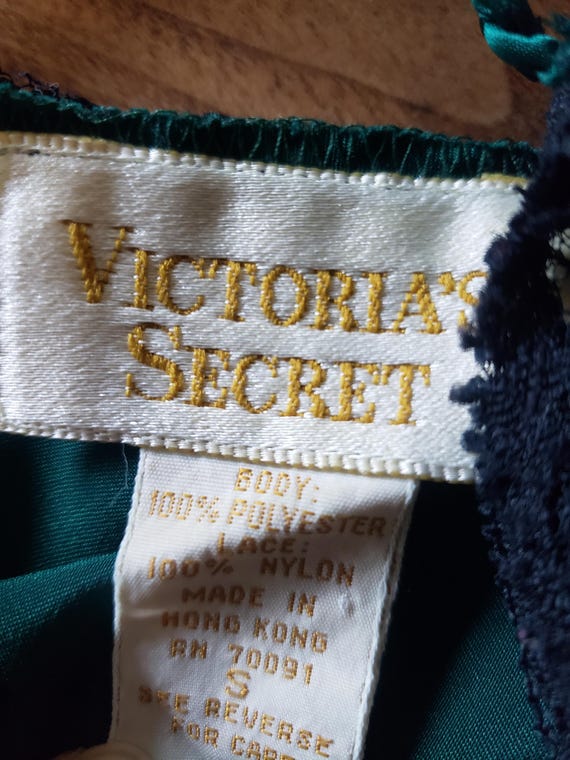 1990s Vintage Gold Label Victoria's Secret Emerald Gr… - Gem