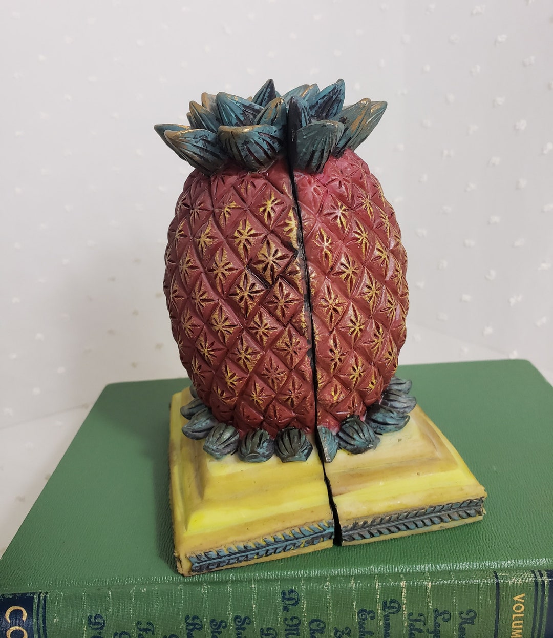 Vintage Pineapple Bookends, Solid Polyresin - Etsy