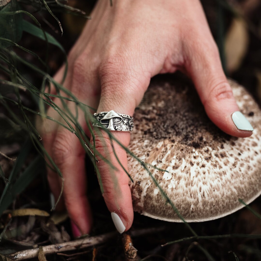 Silver Mushroom Ring, Handmade Dainty Mushroom Jewellery, Goblincore ...