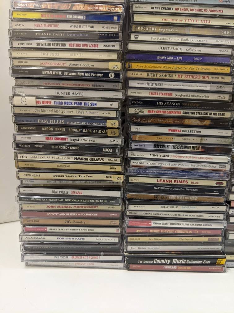 Lot of 300 Country Cds Alan Jackson, Rascal Flatts, Don Williams, Vince ...