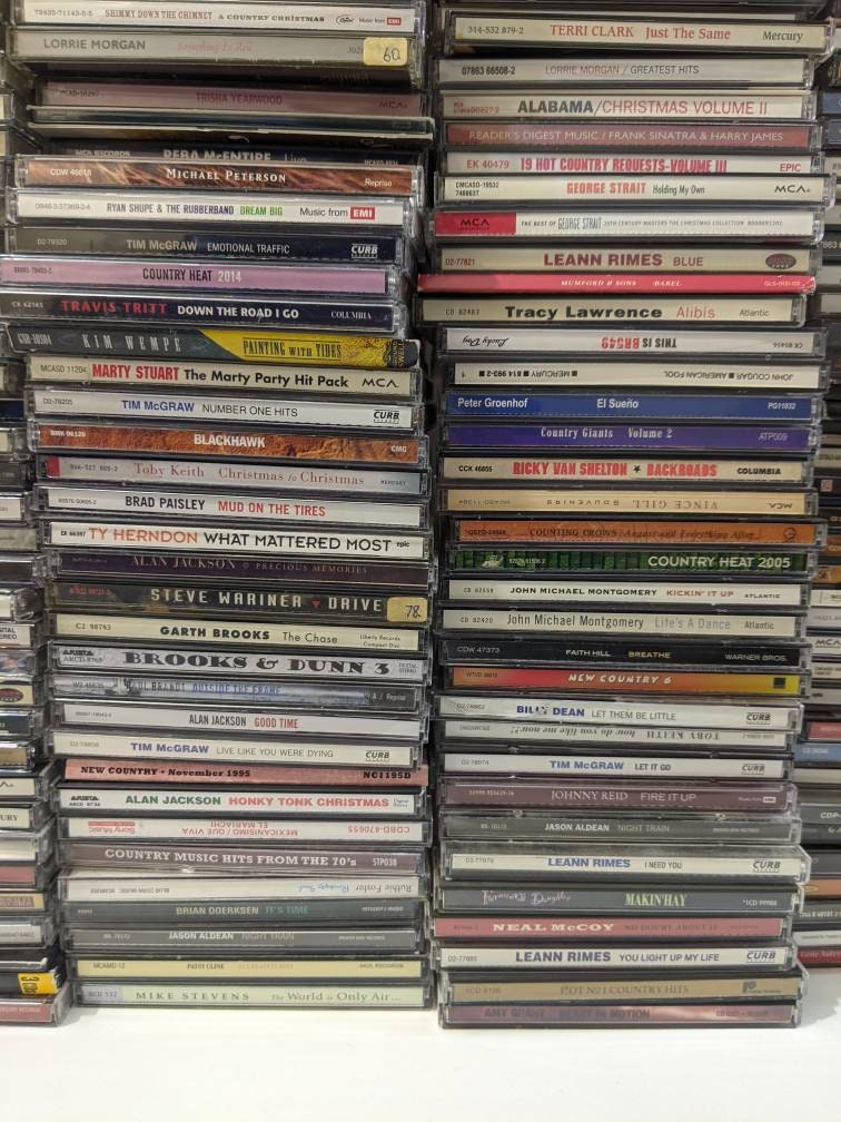 Lot of 300 Country Cds Alan Jackson, Rascal Flatts, Don Williams, Vince ...