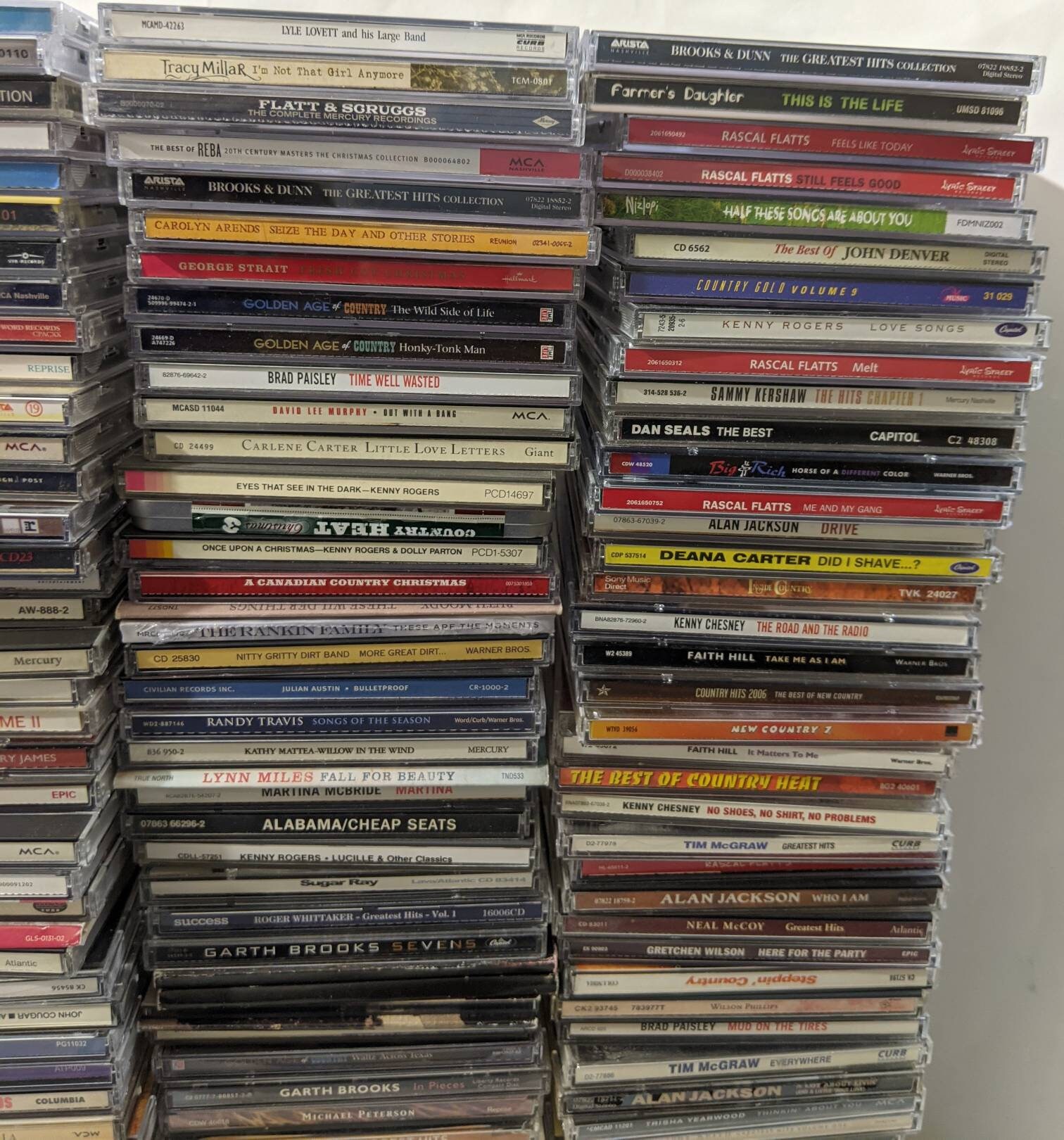 Lot of 300 Country Cds Alan Jackson, Rascal Flatts, Don Williams, Vince ...