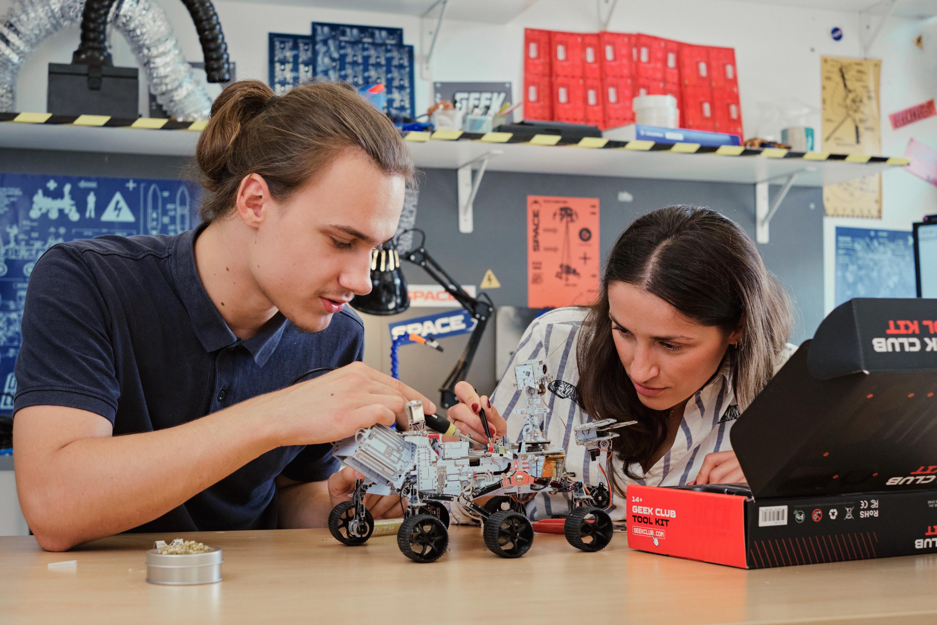 Circuitmess X NASA - DIY Mars Perseverance Rover Basic Kit - Etsy UK