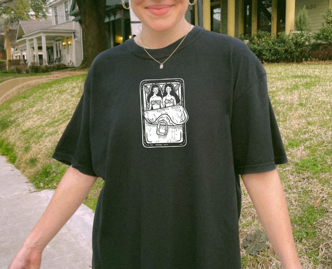 Sapphic Lesbian Shirt, Pride Month LGBT Womens Outfit, Lesbian Love ...