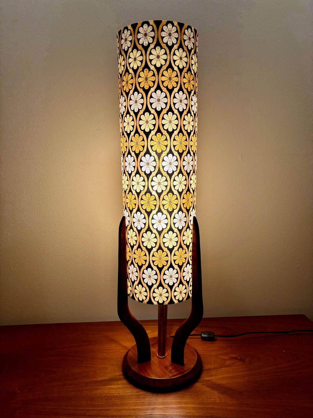 Mid Century Modern Modeline Style Fiberglass & Walnut Wood Table Lamp ...