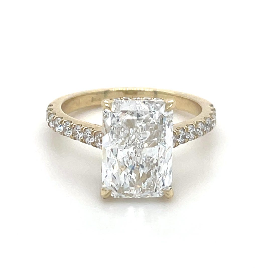Elongated Radiant Cut 4.5 Carat IGI Certified D Color VVS2 Clarity Lab ...