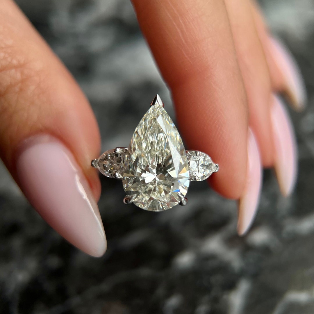 Pear Cut 7 Carat IGI Certified F Color VS1 Clarity Lab Grown Diamond ...