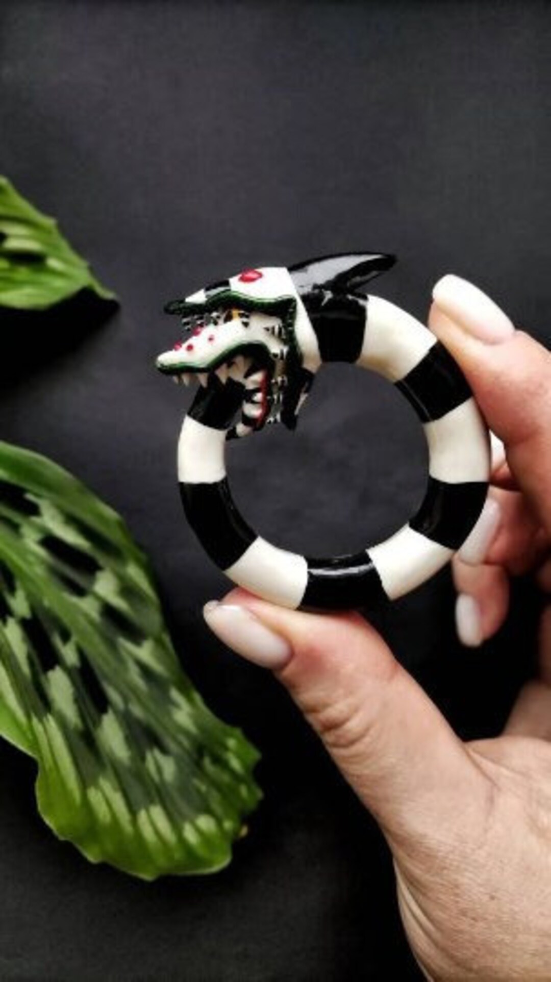 Beetlejuice Sandworm Tim Burton Pin Horror - Etsy