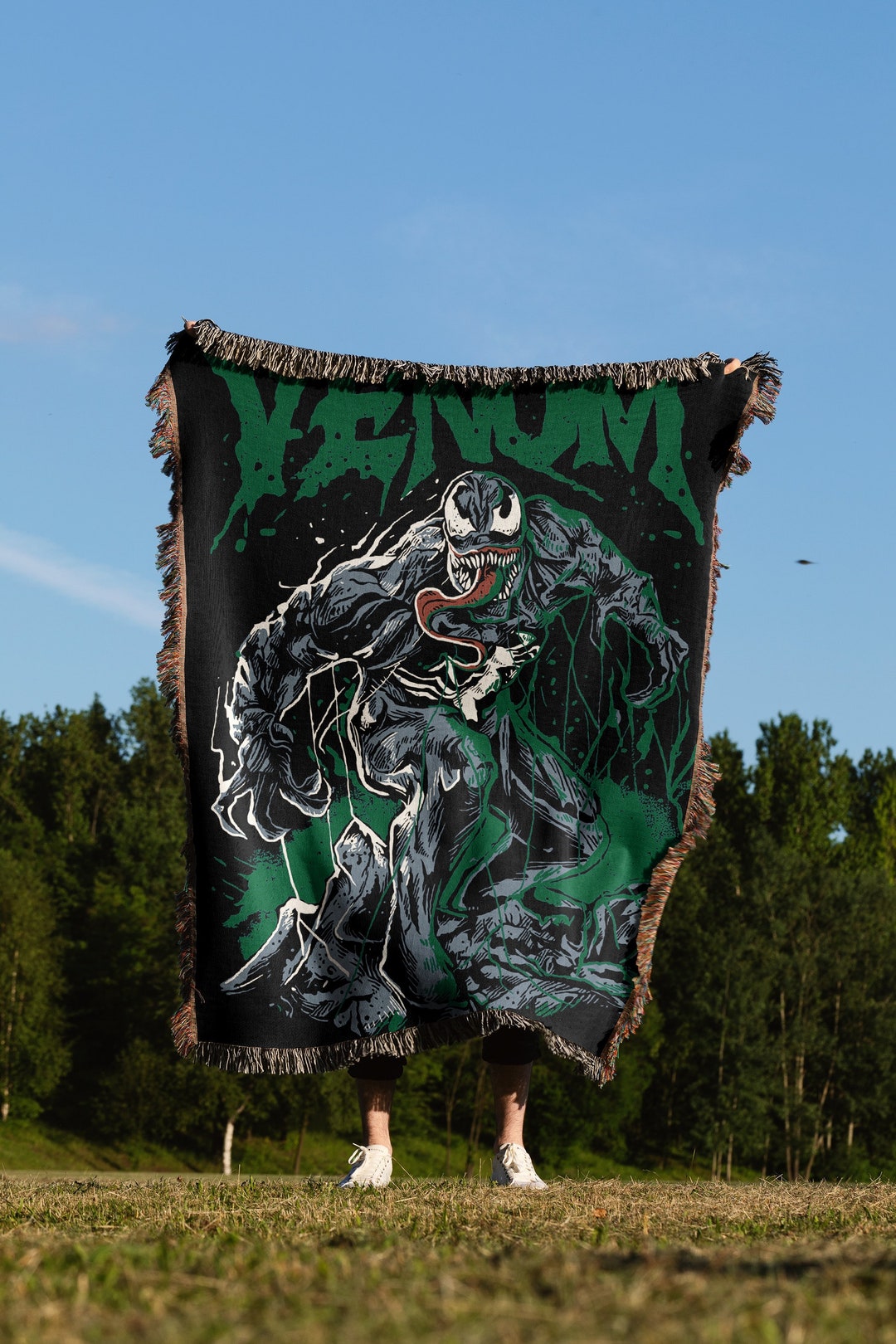 Venom Hand Woven Cozy Blanket | Spiderman Marvel Tapestry Throw ...