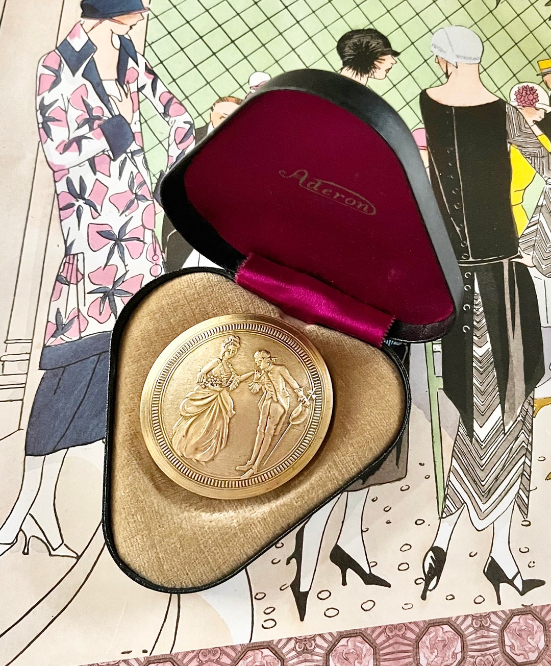 1920s Exclusive Aderon Norida Compact in Original Presentation Box With ...