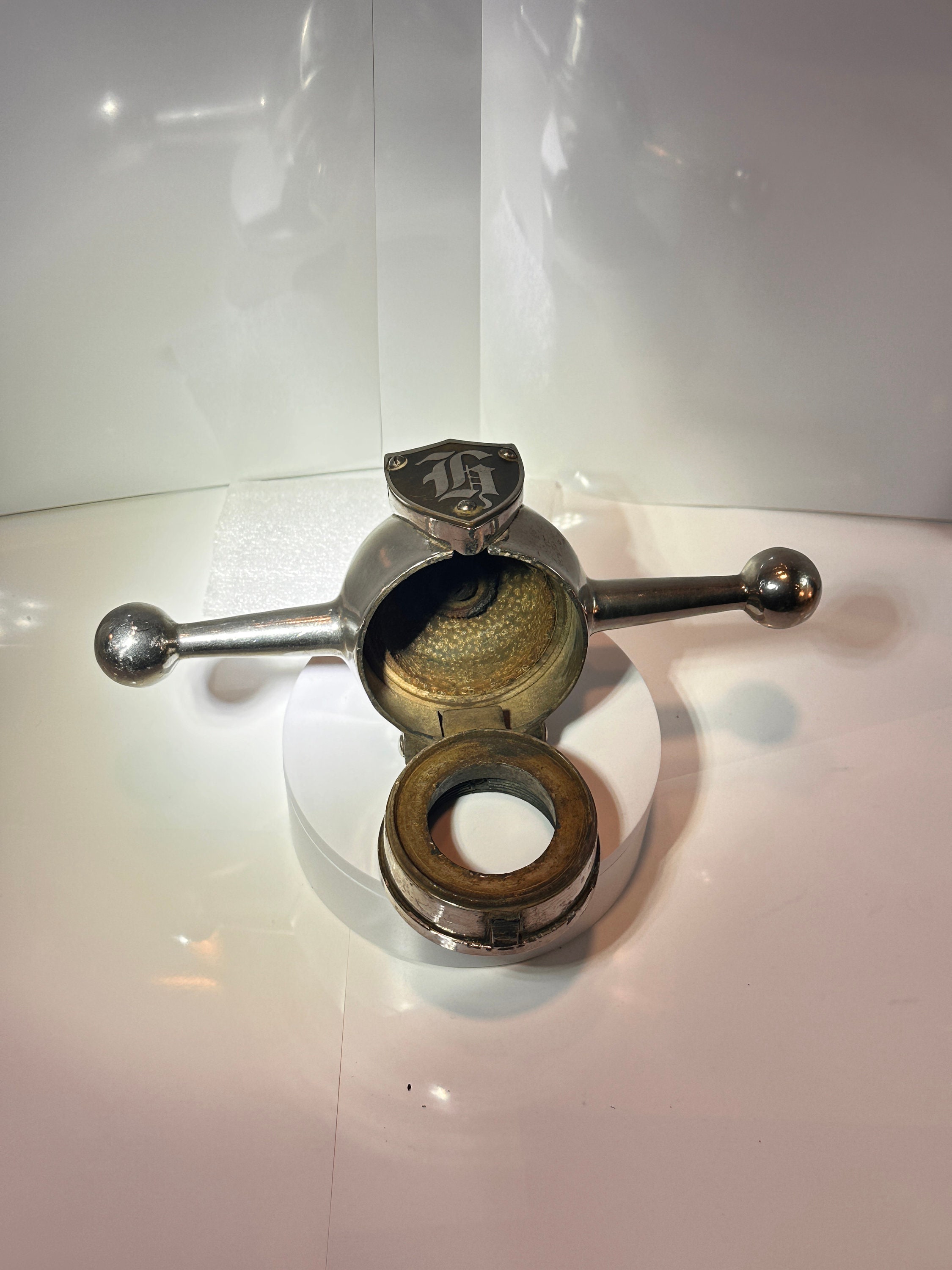 Vintage Rad Cap and Seal - Etsy