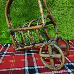 Wooden Wine Rack in the Shape of a Wheel - Etsy