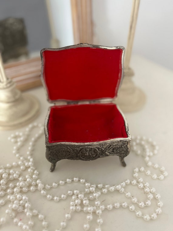 Vintage Metal Jewelry Box - Gem