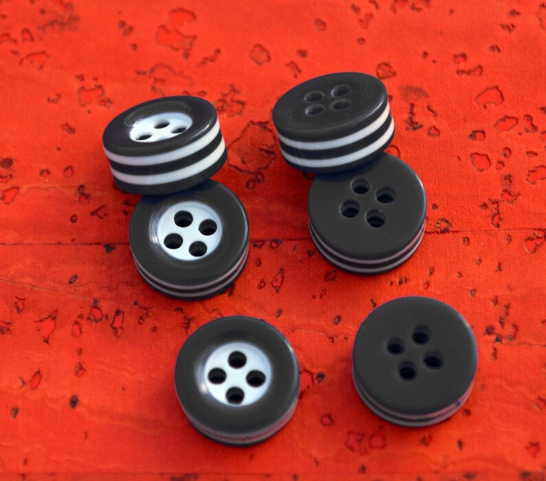 20 Black and White Striped Resin Buttons - Italian Quality - Etsy