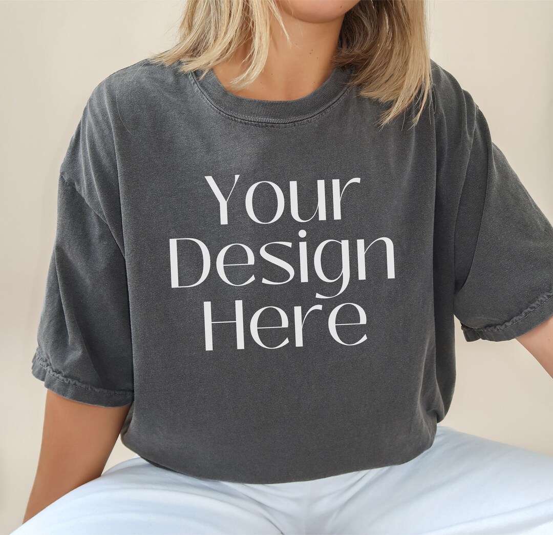 Graphite Comfort Colors 1717 T-shirt Mockup | C1717 | Model Mockup ...