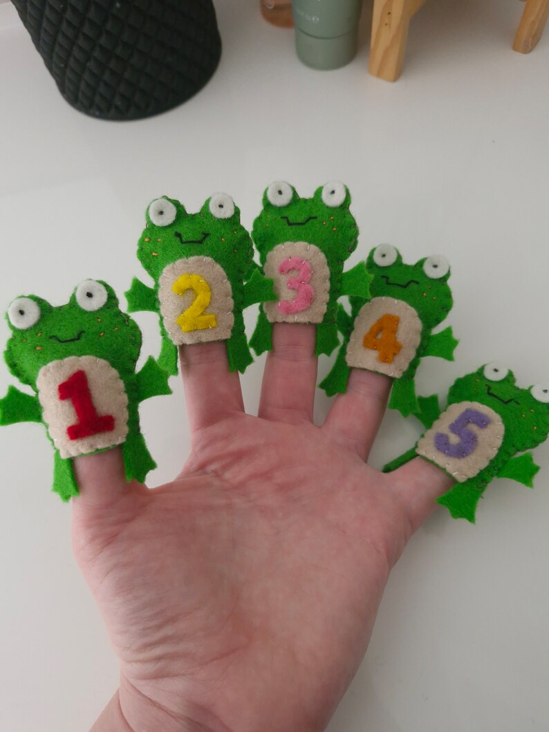 Five Green Speckled Frogs Finger Puppet Set - Etsy