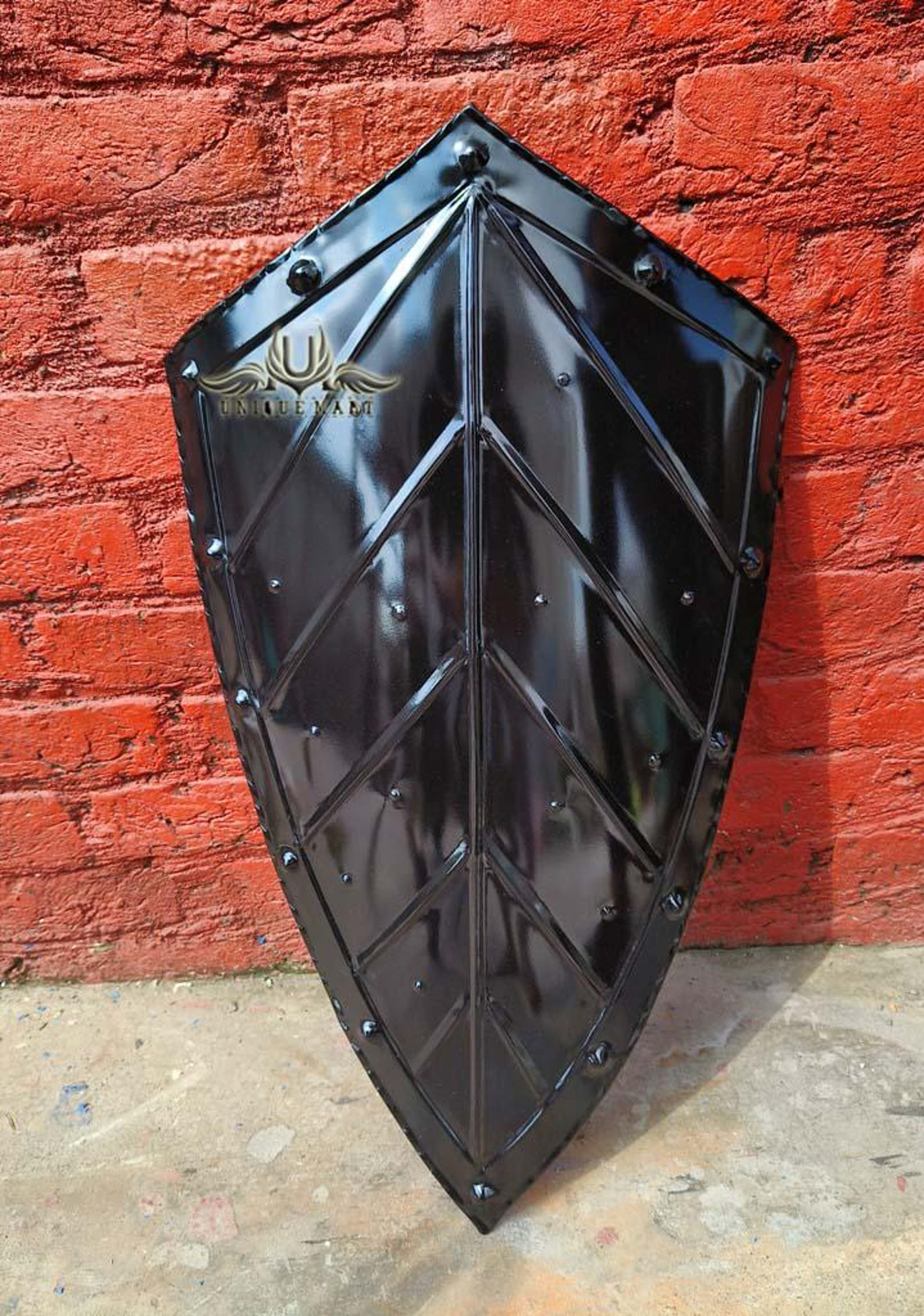 Medieval Steel Heater Shield: Leaf Design LARP Cosplay Armor - Etsy