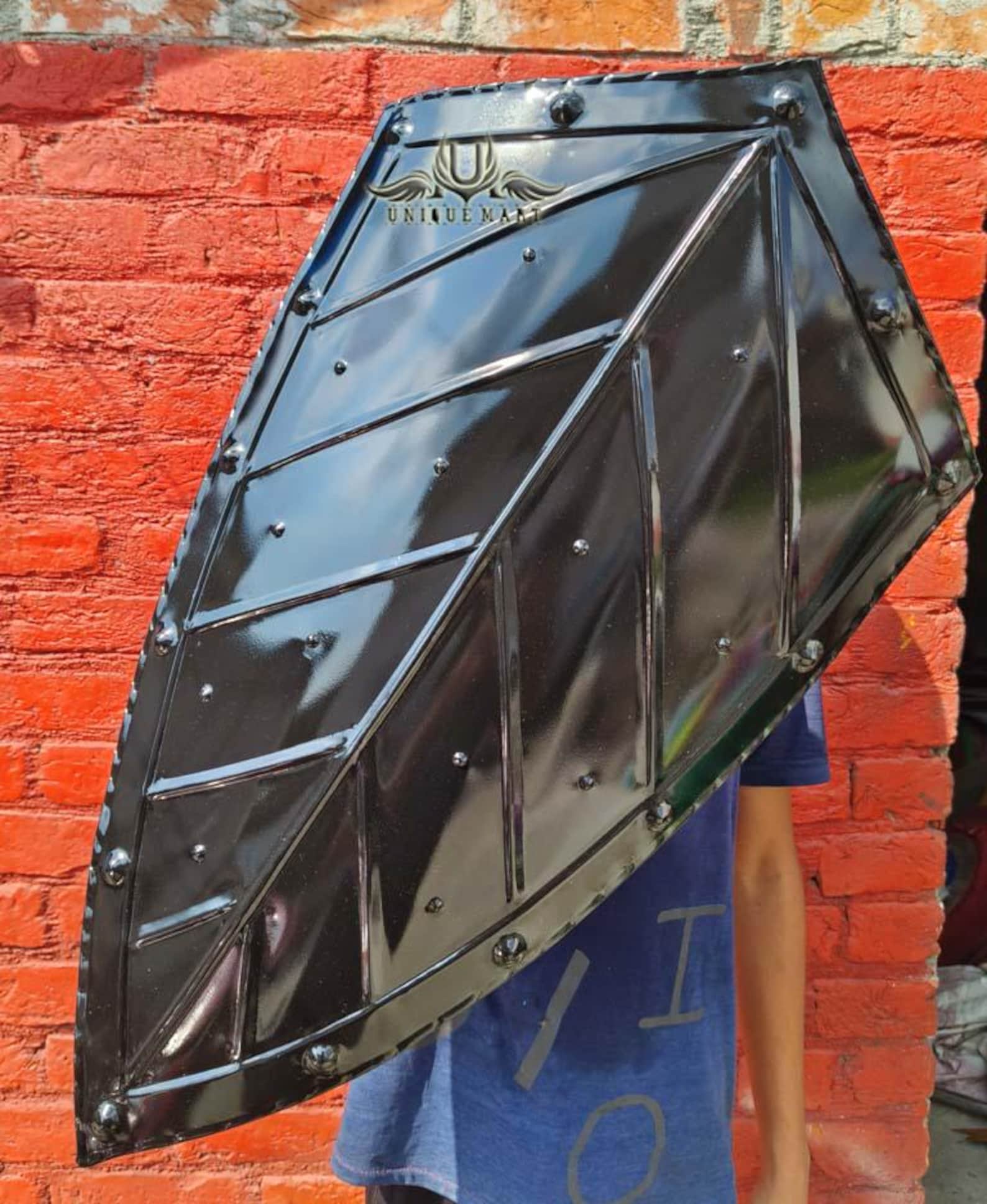 Medieval Steel Heater Shield: Leaf Design LARP Cosplay Armor - Etsy