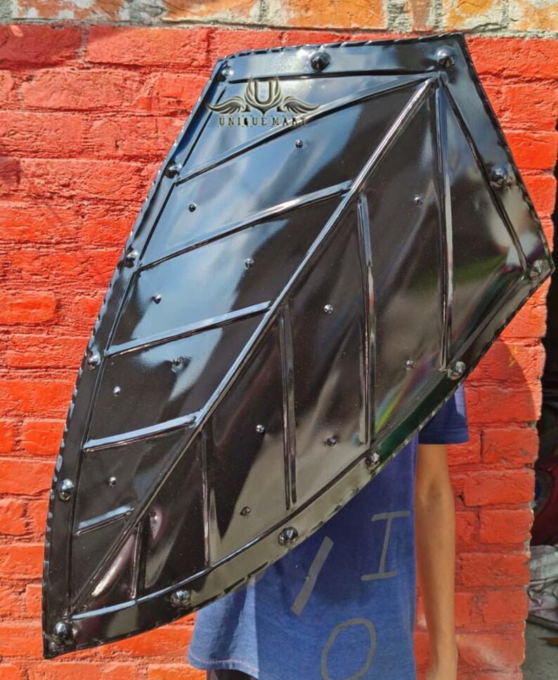 Medieval Steel Heater Shield: Leaf Design LARP Cosplay Armor - Etsy
