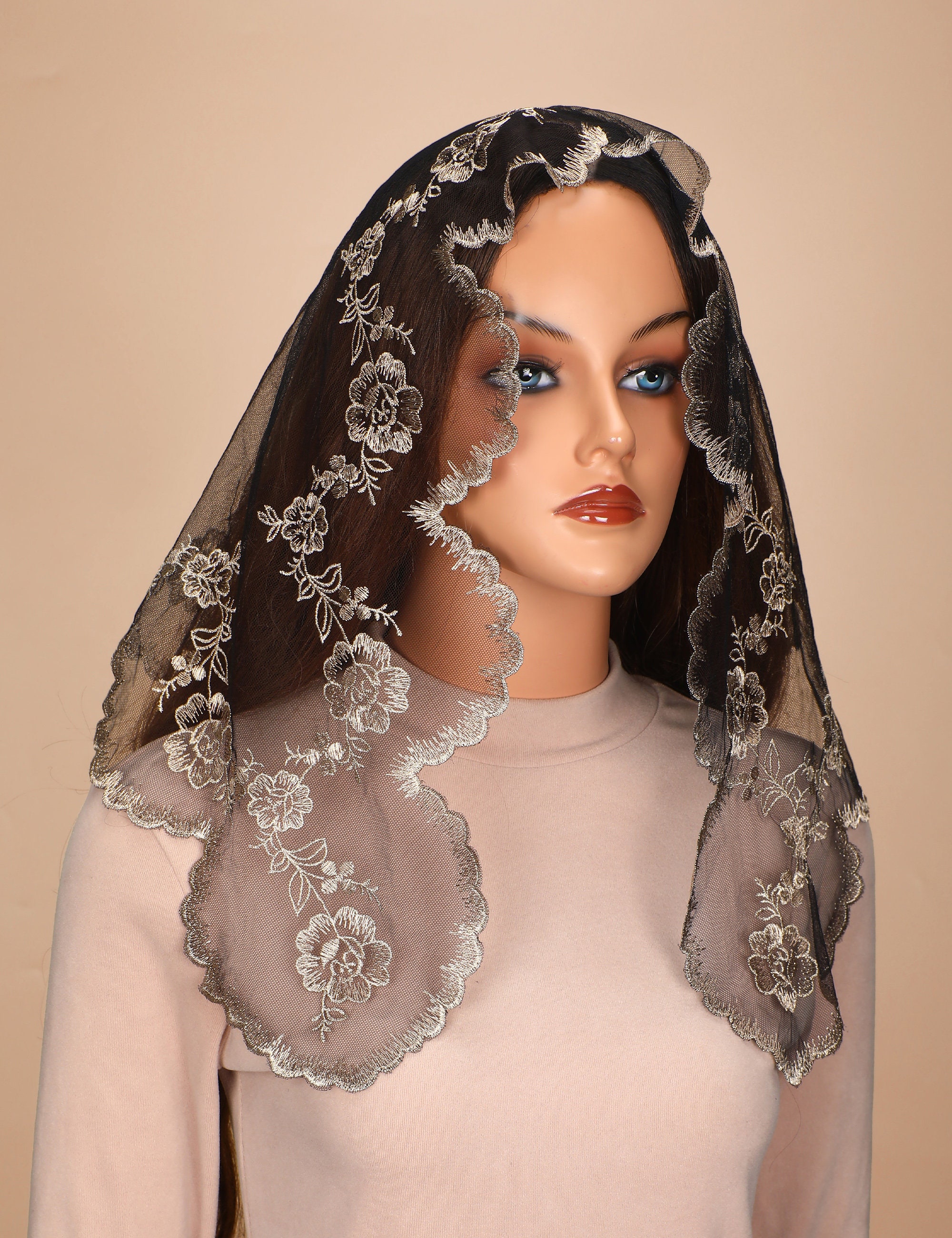 Triangle Mantilla Veil: Sacred Heart Embroidery, Camellias Wavy Lace ...
