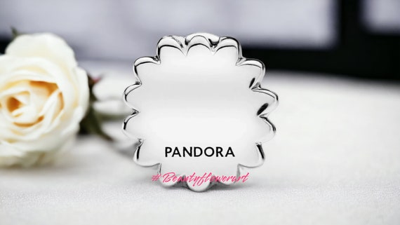 Sparkling daisy flower clip charm store