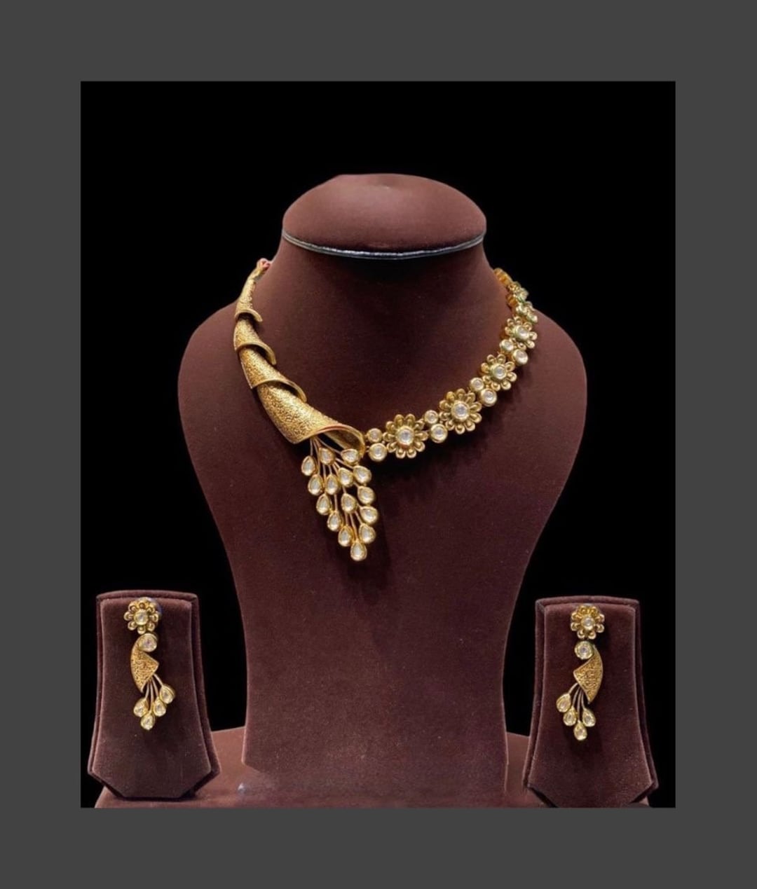 Kundan Jewelry Set gold Necklace Set next to Real Necklace Set antique Gold Set peacock Kundan Set indian Jewelry Set bollywood Jewelry Etsy