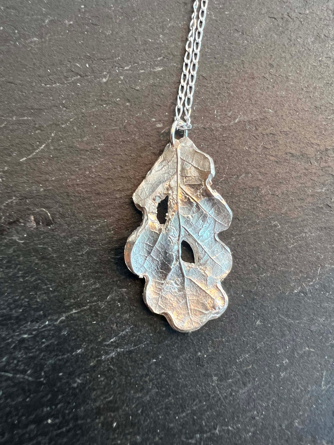 Pendentif en argent feuille de chêne tombé - pendentif feuille de chêne ...