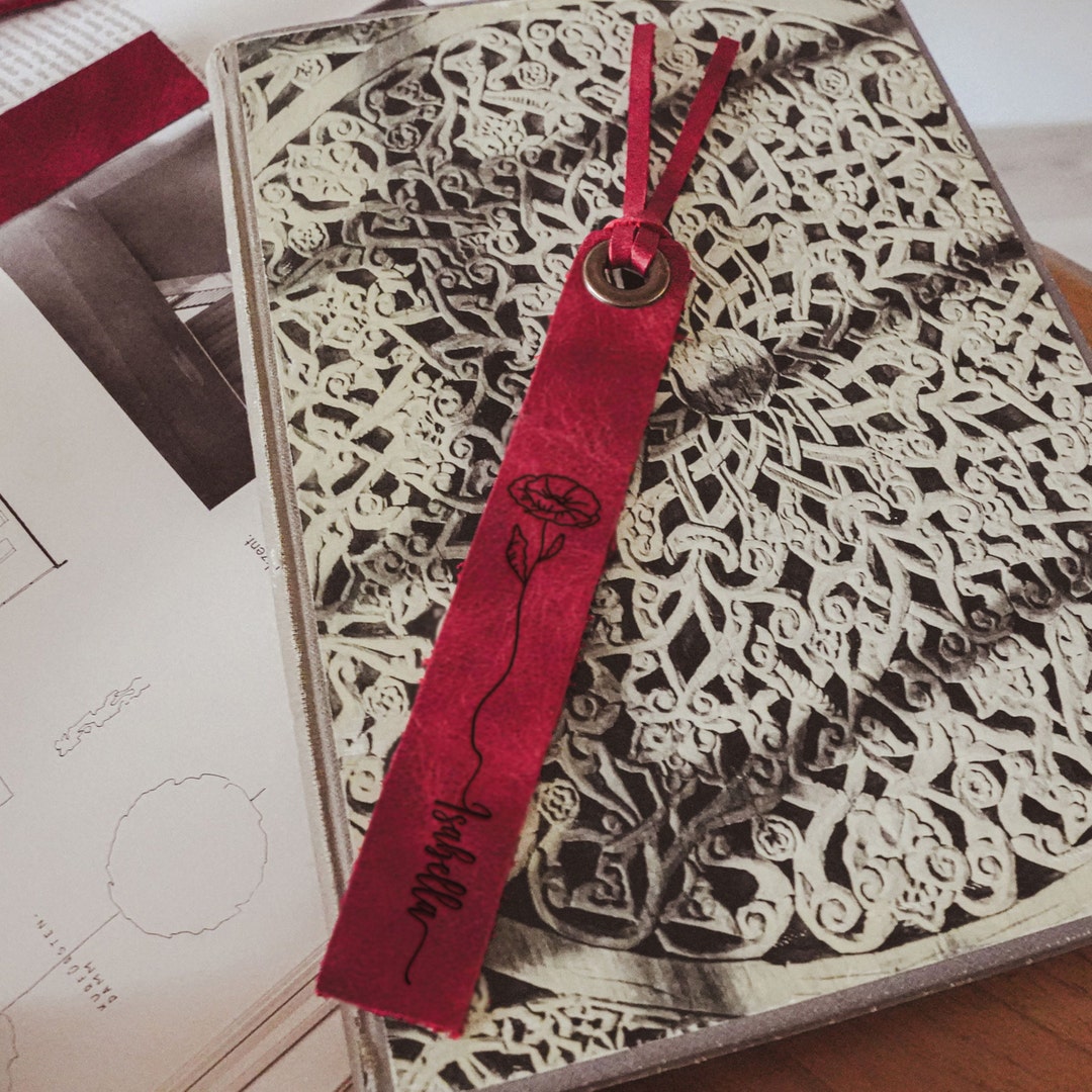 Personalized Leather Birth Flower Bookmark, Custom Engraved Gift - Etsy