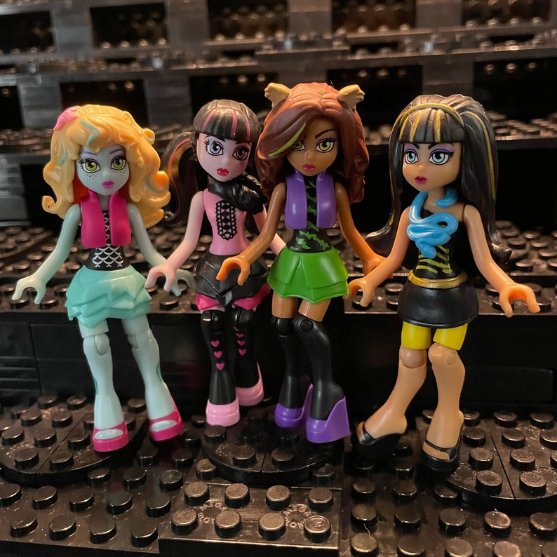 Mega Bloks Monster High 3 Inches Tall Mini Figures Dolls Bundle of 4 ...