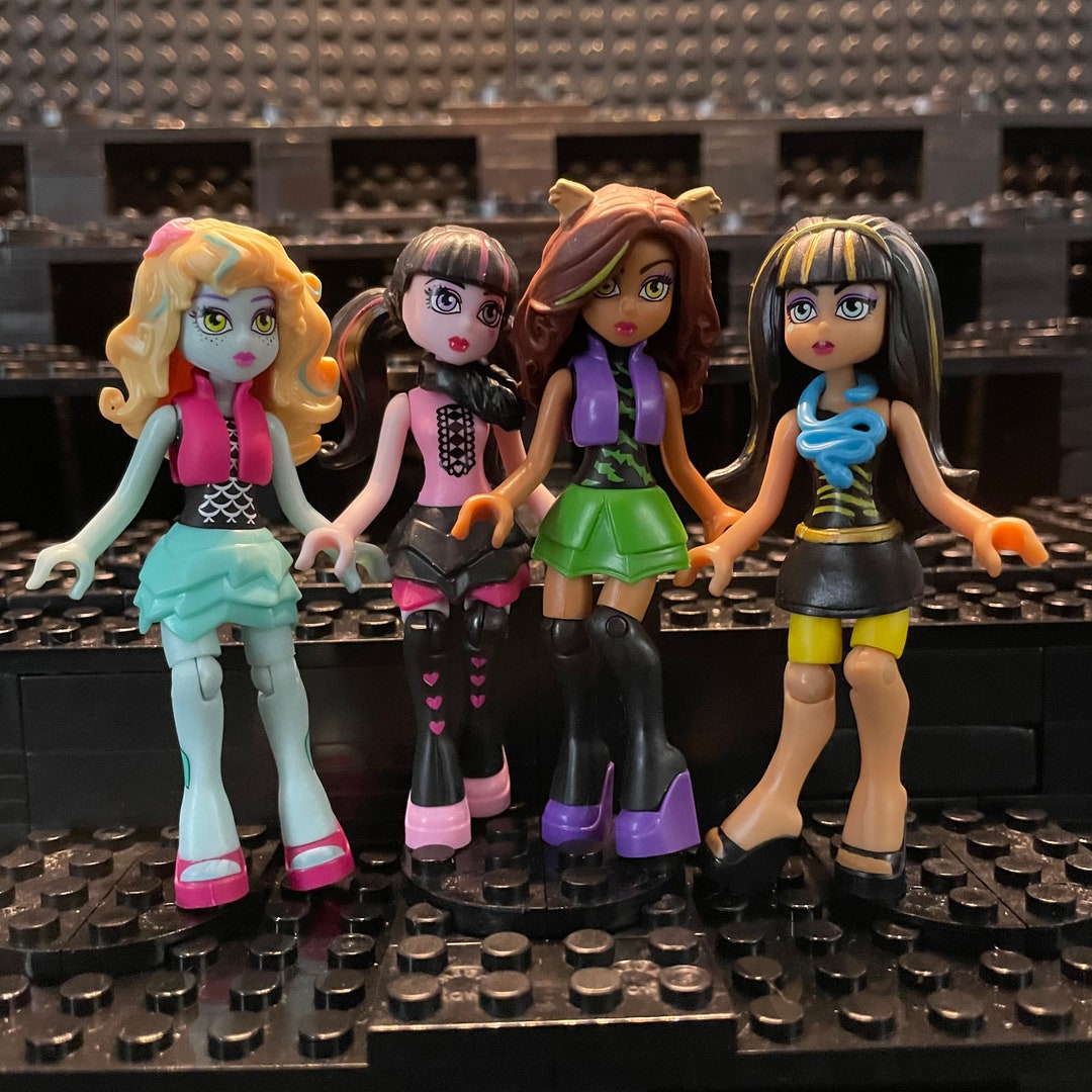 Mega Bloks Monster High 3 Inches Tall Mini Figures Dolls Bundle of 4 ...