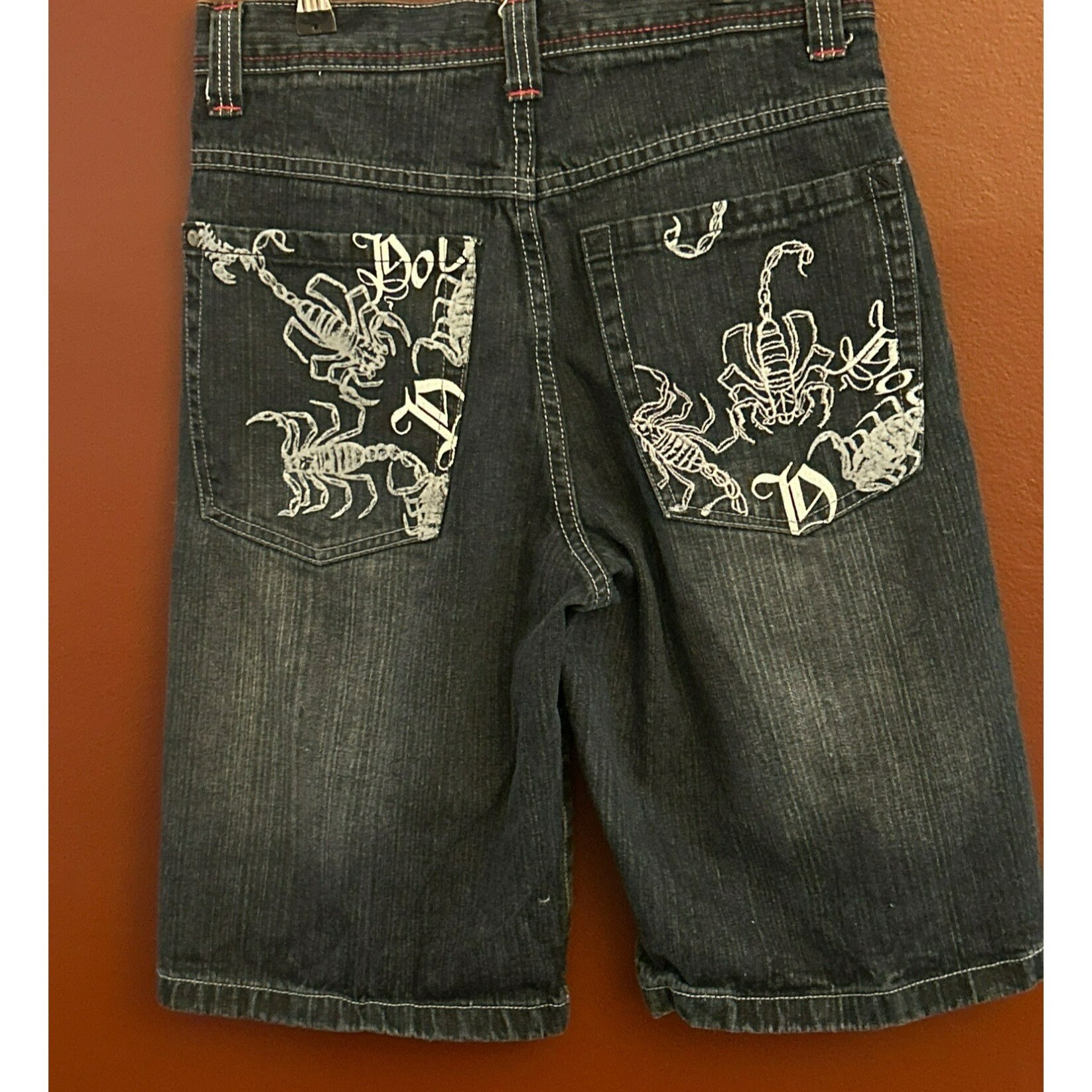 Paco Men's Red Scorpion Applique Y2K Skater Shorts Size 30 Retro ...