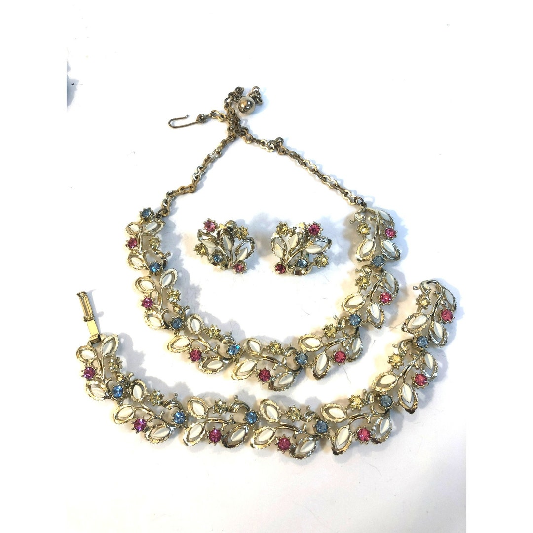 Vintage White Pink Blue Pearl Enamel Estate Find Costume Jewelry Women ...