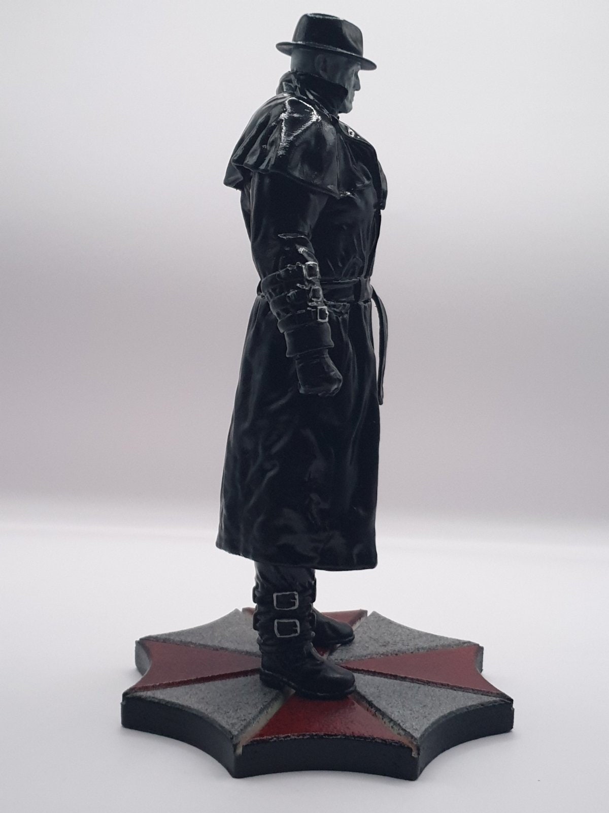 Tyrant X Statue - Etsy