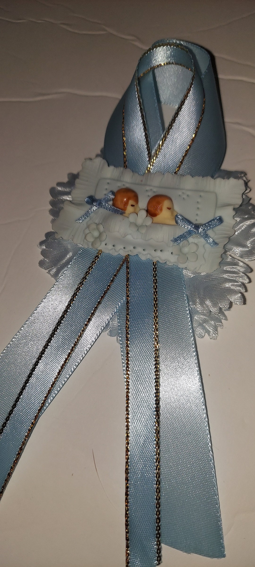 12 Twin Capias Guest Pins Favor Decor Charms - Etsy