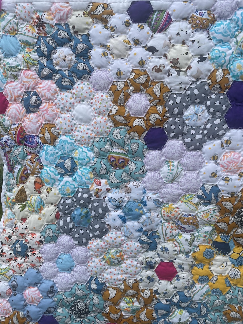Handmade Hexagon Quilt From Scrap Fabric - Etsy