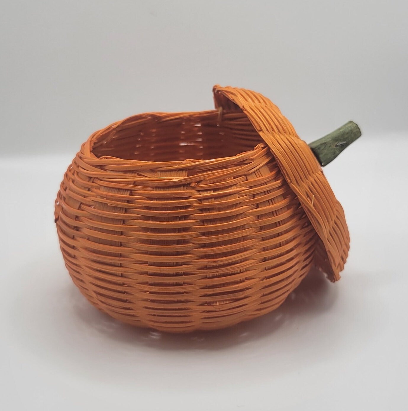 Vintage Wicker Lidded Basket (small) 5" T About 4.5 W - Etsy