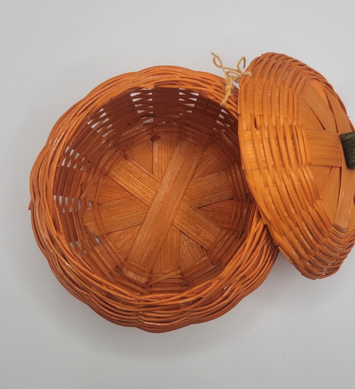 Vintage Wicker Lidded Basket (small) 5" T About 4.5 W - Etsy