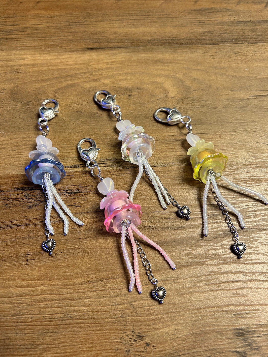 HANDMADE Cute Heart Clasp Shimmer Jellyfish Keychains, Beaded Keyrings ...