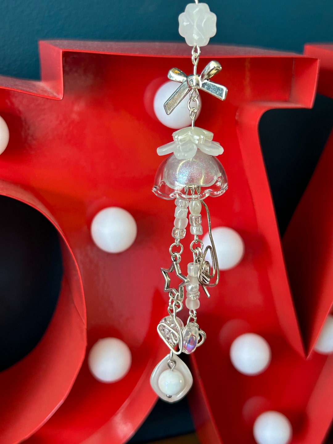 HANDMADE Cute Star Clasp Mystical White Jellyfish Keychain, Beaded ...