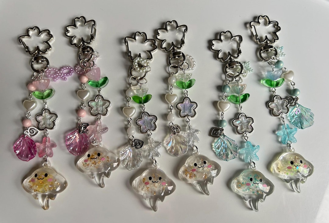HANDMADE Cute Kawaii Stingray Keychains, Beaded Accessories, Aesthetic ...