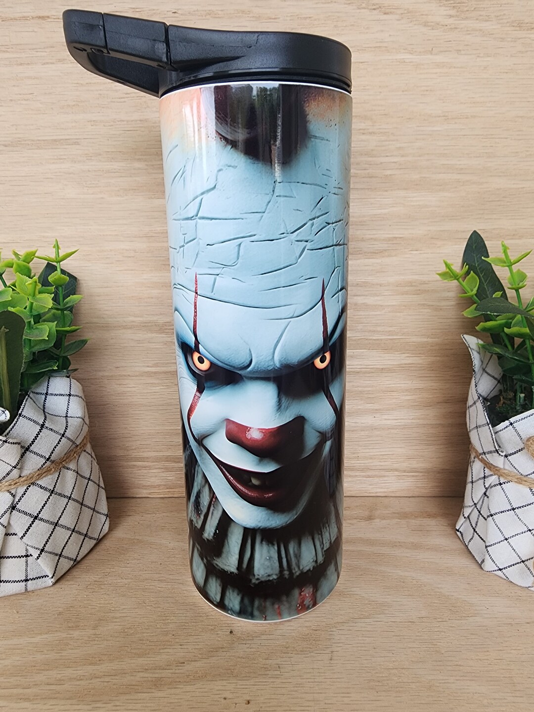 Tumbler/cup. 20oz Stainless Steel Tumbler. Pennywise Scary Clown From ...