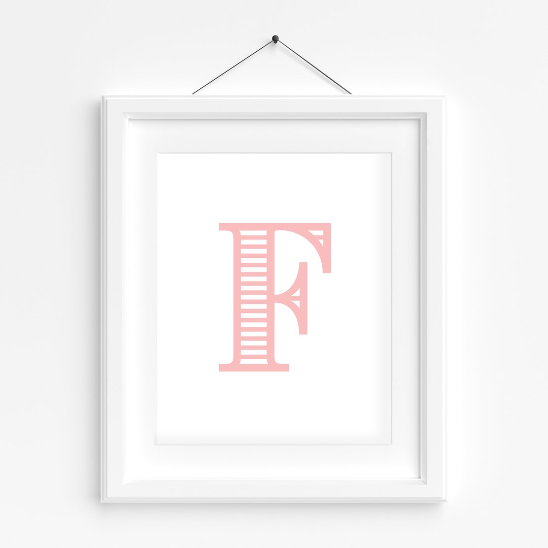 Vivero de papel de periódico rosa, arte de la letra F rosa para el ...