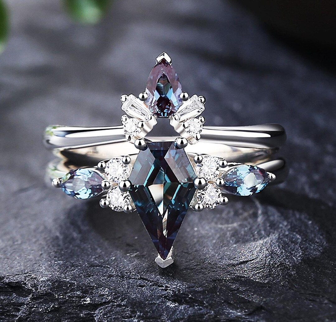 Vintage Alexandrite Engagement Ring Set, Unique Gemstone Bridal Ring ...