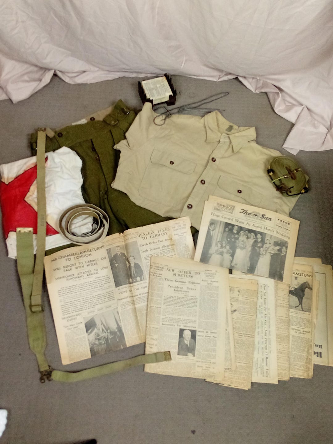 Ww2-korean War Era Australian Militaria Items Lot Clothing, Newspapers ...