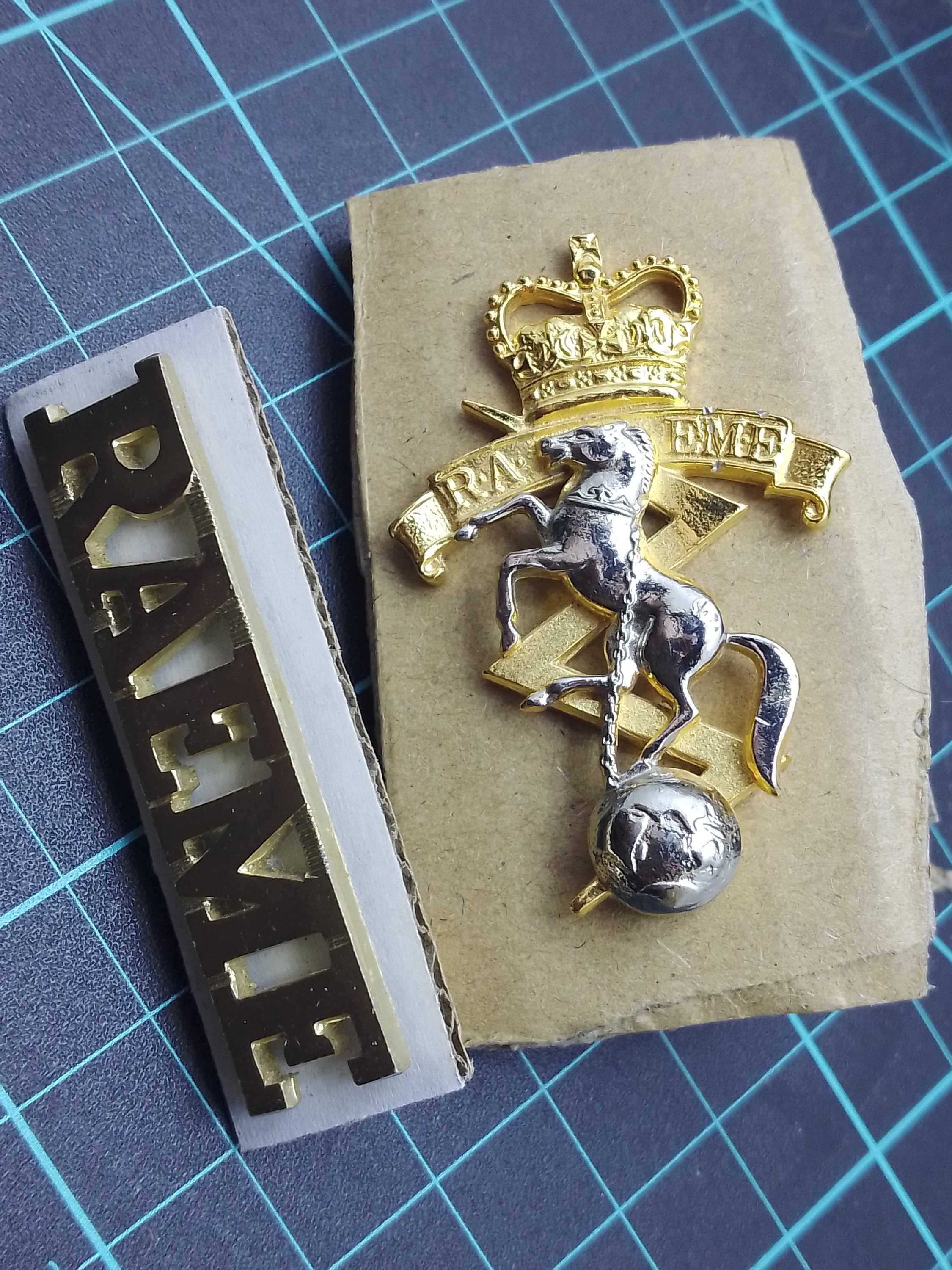 1970's-90's Australian Army Electrical & Mechanical Engineers Cap and ...