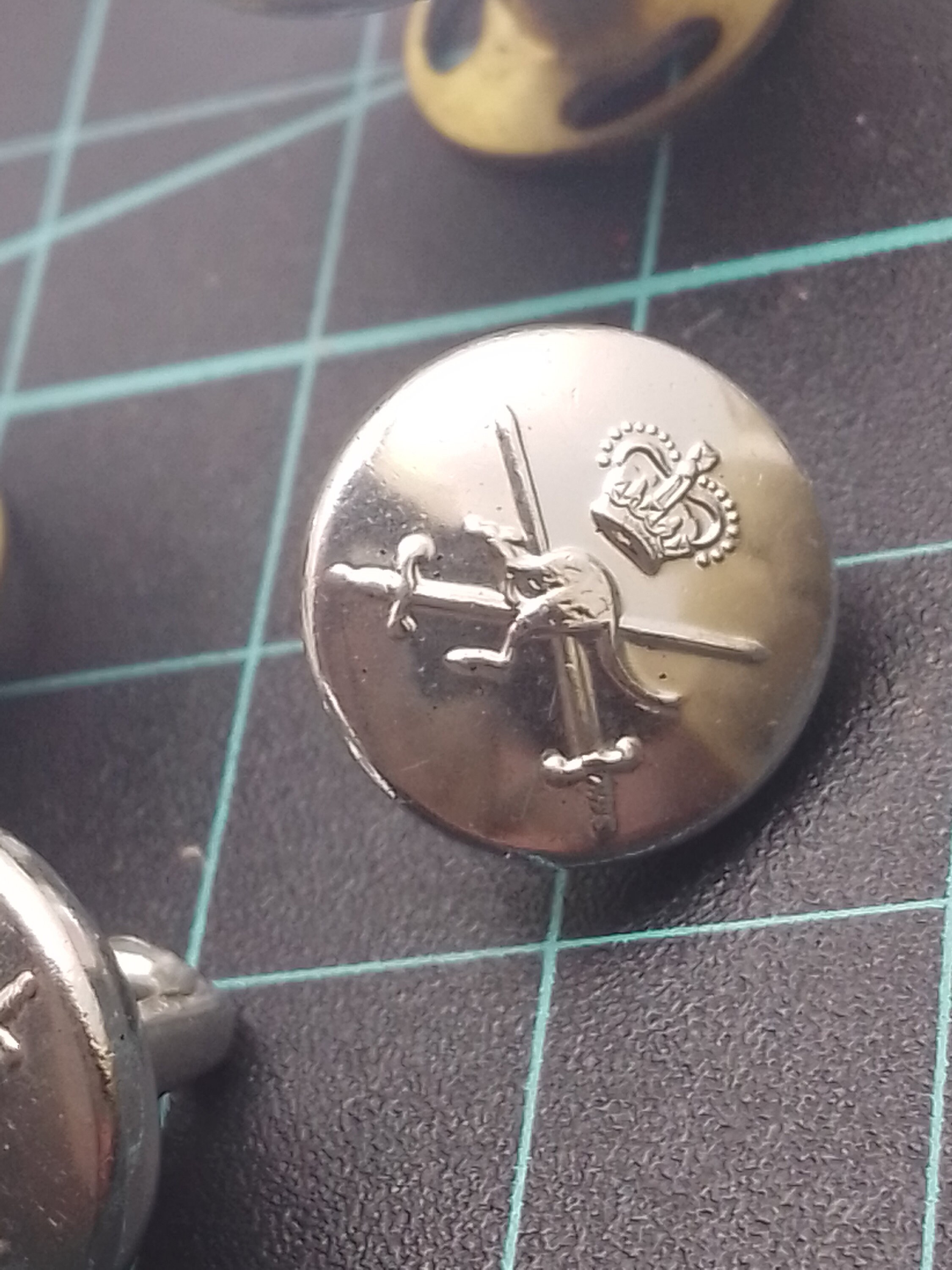 1970's-00 Australian Army Uniform Epaulette Buttons Pair Kangaroo With ...